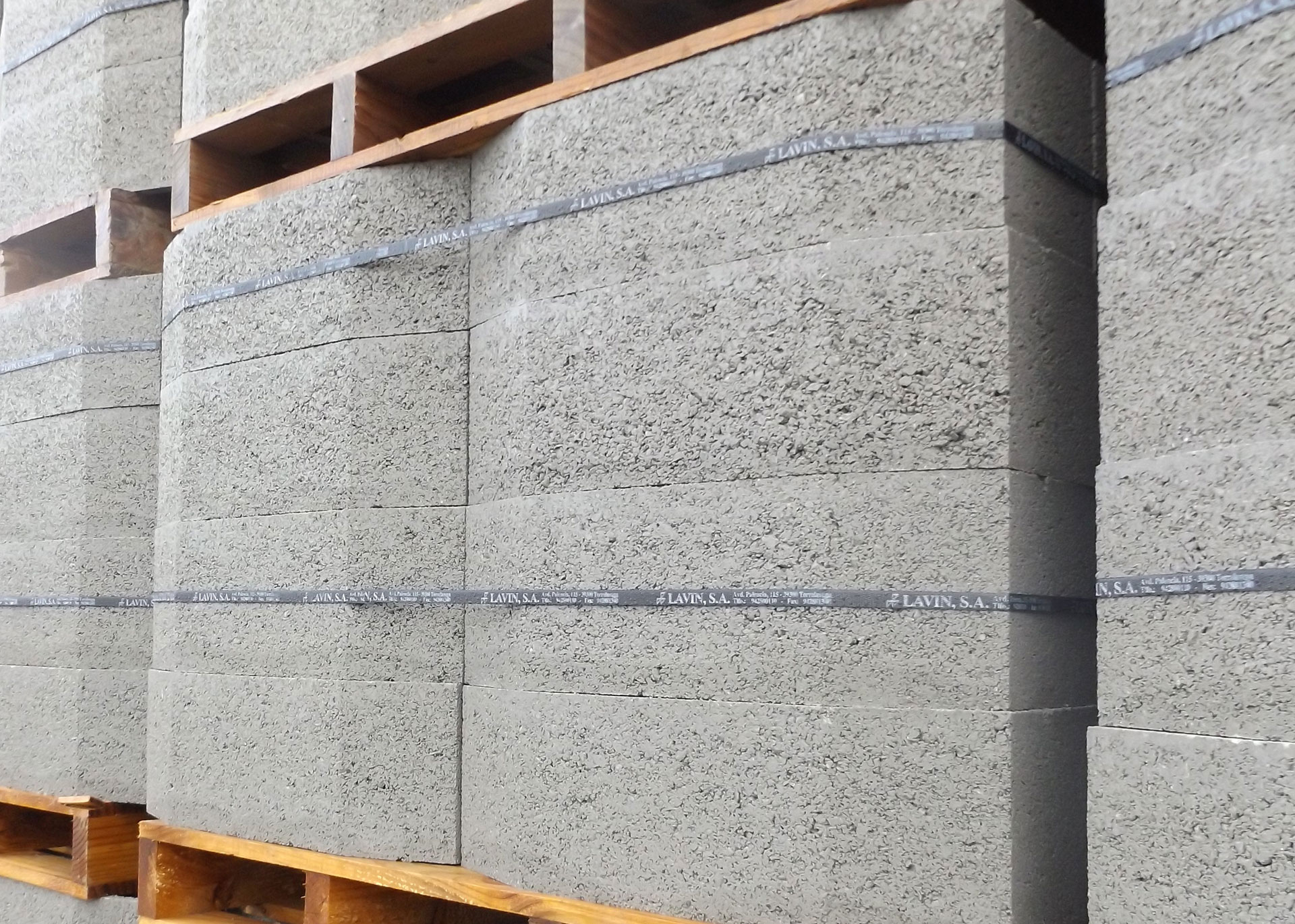 Fabricación y venta de Caz de Hormigón Prefabricado | Almacenes Lavín